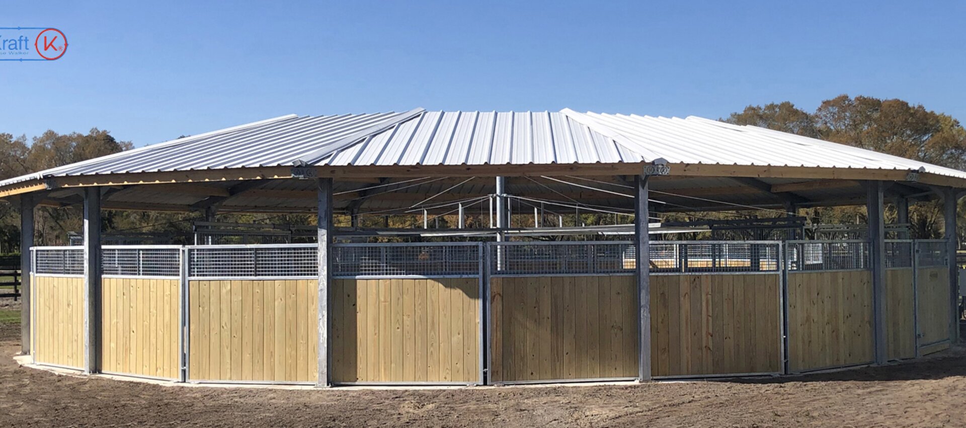 Ground-Standing Walker: Partial Roof - Kraft-horsewalker